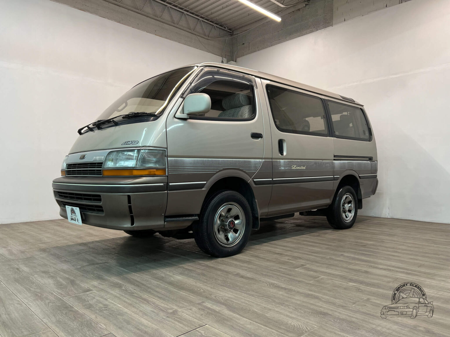 1992 Toyota HiAce Super Custom Limited - JDM Sport Classics